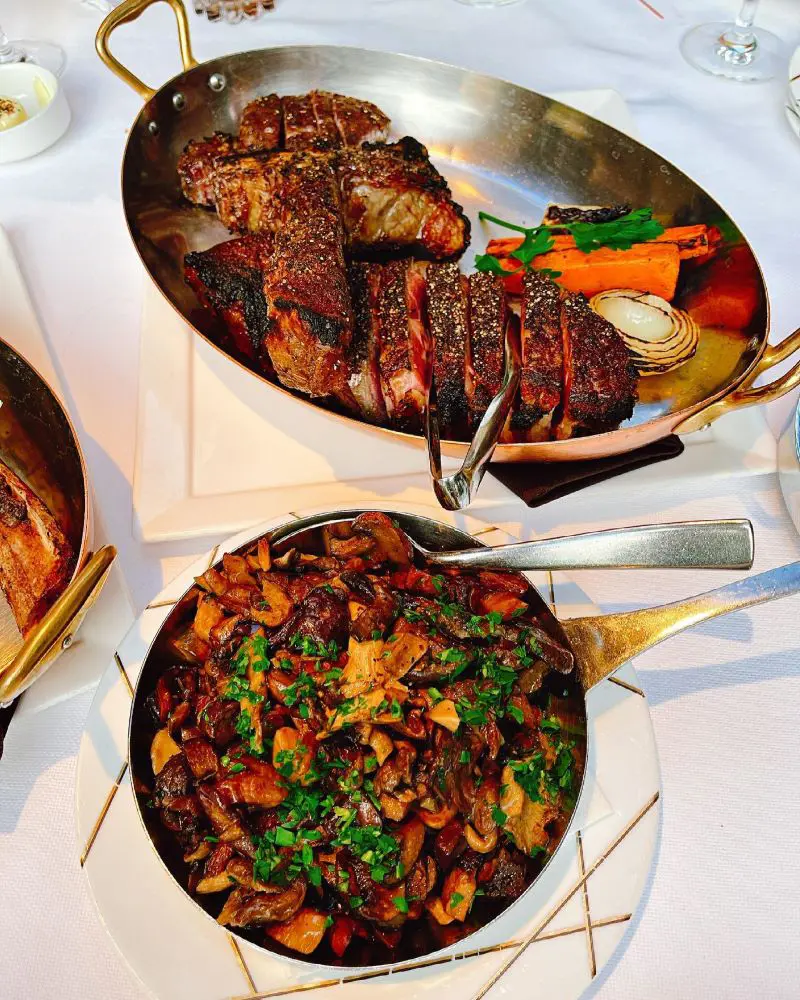 20 Las Vegas Steakhouses With The Best Wagyu